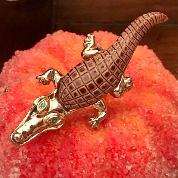 Unmarked | Jewelry | Vintage Alligator Brooch Pin Gold Tone Brown Back ...